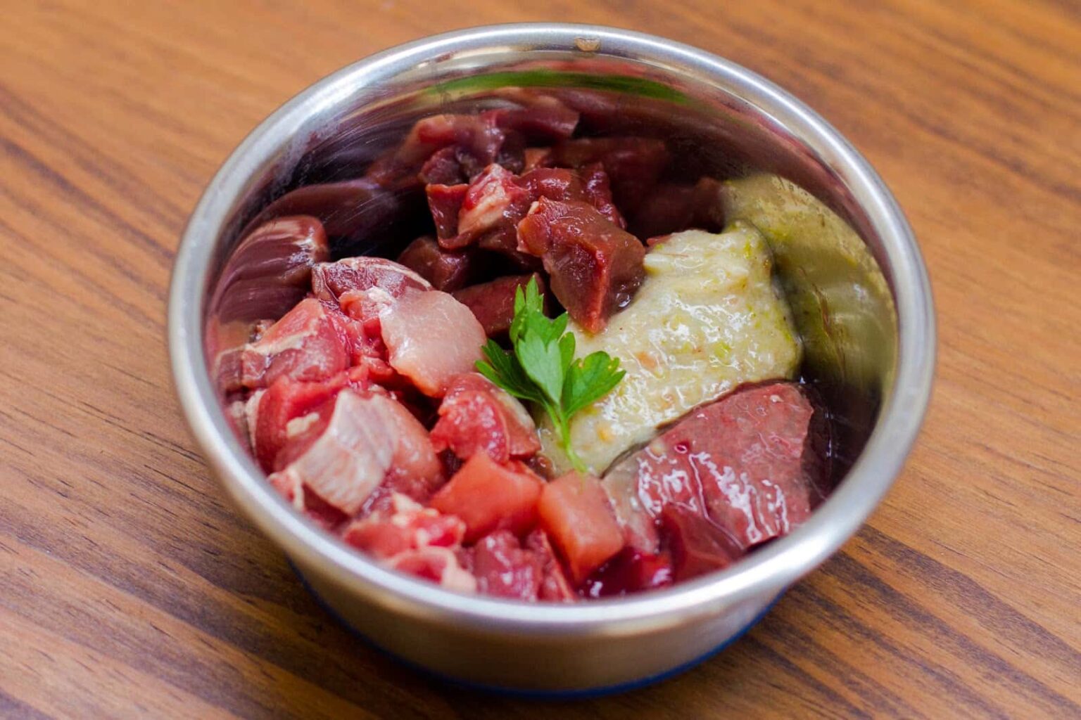 Que savons-nous du régime BARF pour les animaux de compagnie et de ses ...